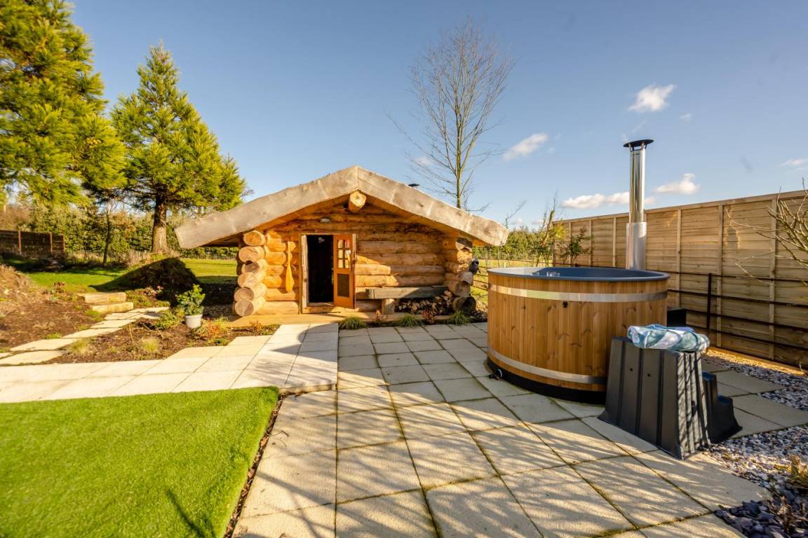 Cottage ∙ 3 Bedrooms ∙ 6 Guests - Dereham