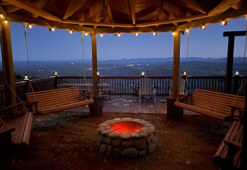 Cabin ∙ 4 Bedrooms ∙ 12 Guests - Blue Ridge, GA