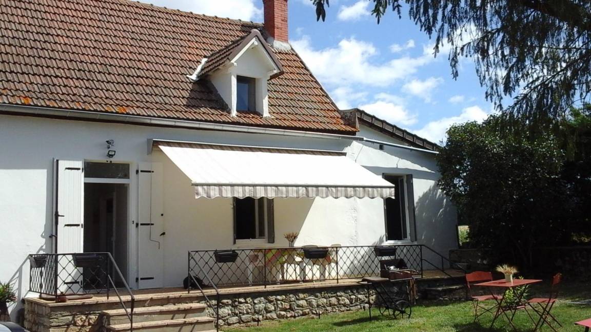 90 M² Gîte ∙ 3 Schlafzimmer ∙ 6 Gäste - Auvergne