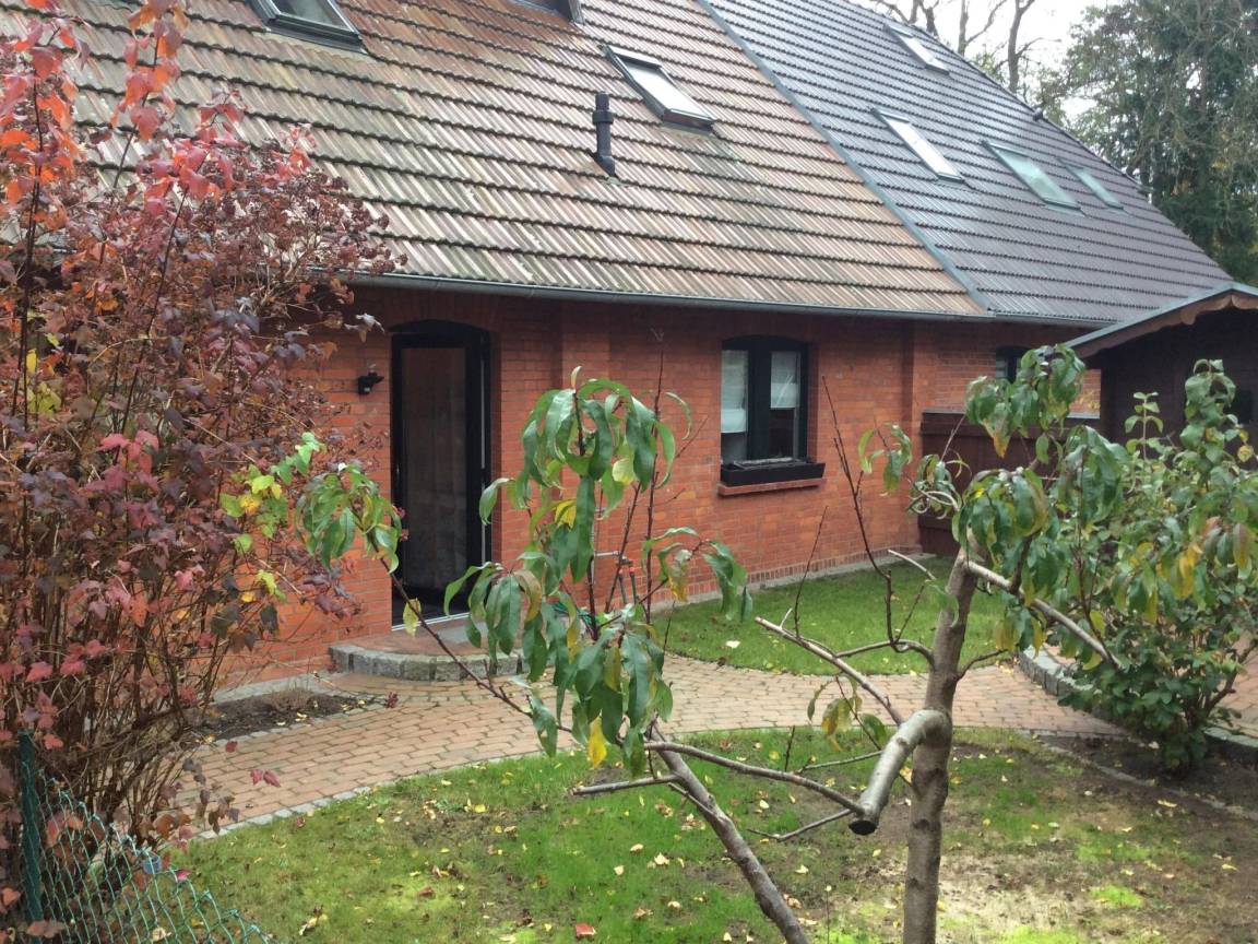 70 M² Ferienwohnung ∙ 1 Schlafzimmer ∙ 4 Gäste - Neustrelitz