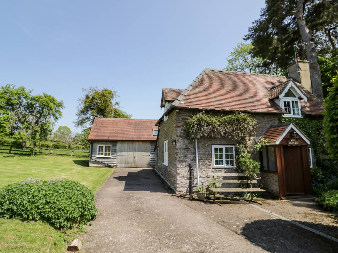 Cottage ∙ 2 Bedrooms ∙ 4 Guests - Leominster