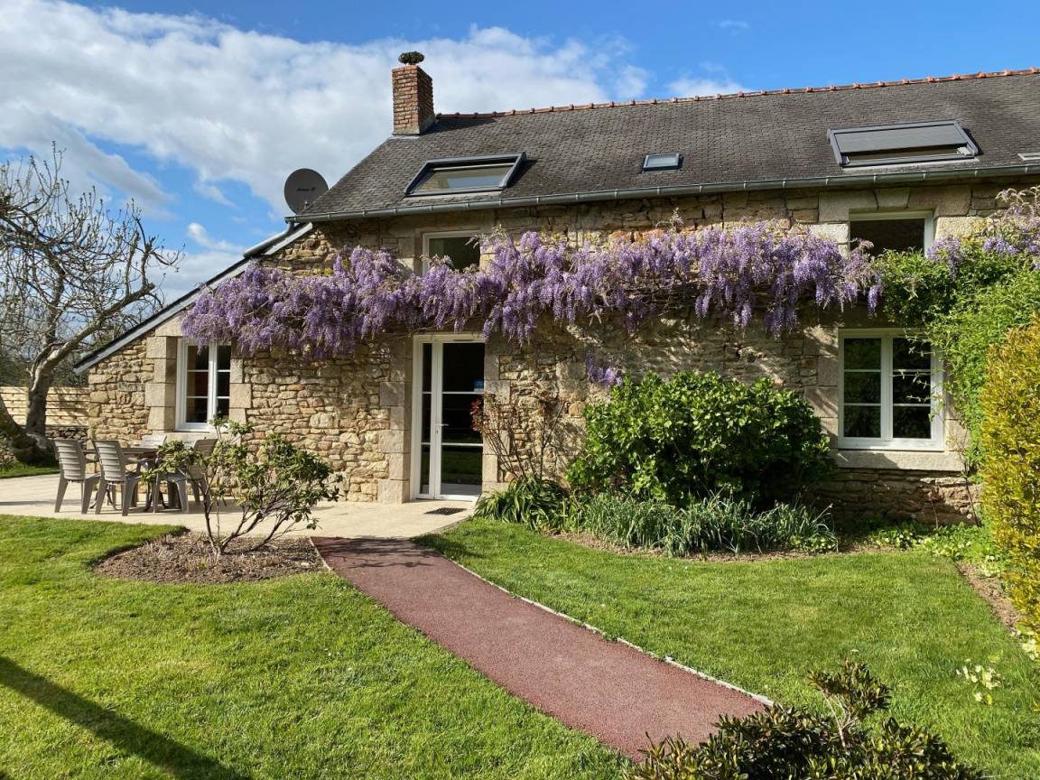 81 M² Gîte ∙ 3 Chambres ∙ 5 Personnes - Hennebont