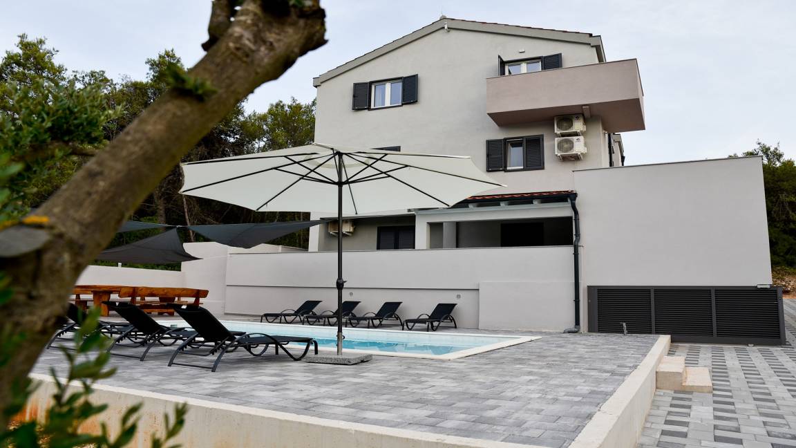 150 M² Villa ∙ 4 Schlafzimmer ∙ 8 Gäste - Zadar