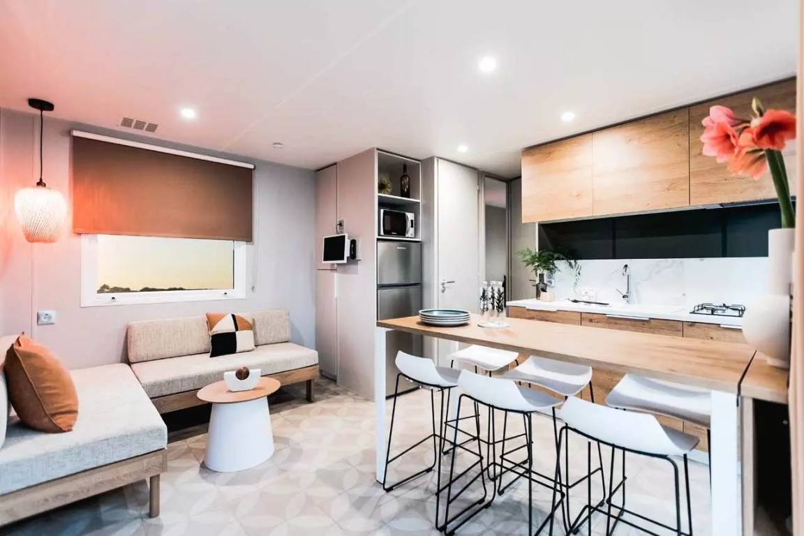 33 M² Caravan ∙ 3 Bedrooms ∙ 6 Guests - Grimaud