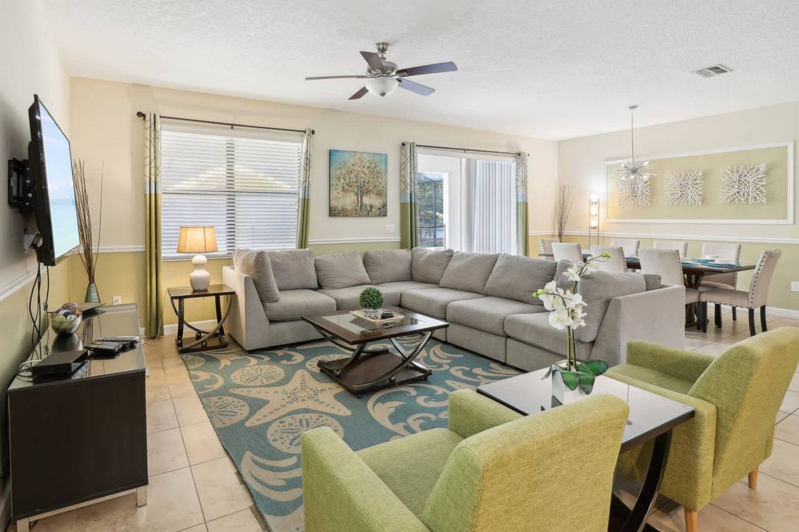 Apartamento ∙ 8 Quartos ∙ 19 Hóspedes - Davenport, FL