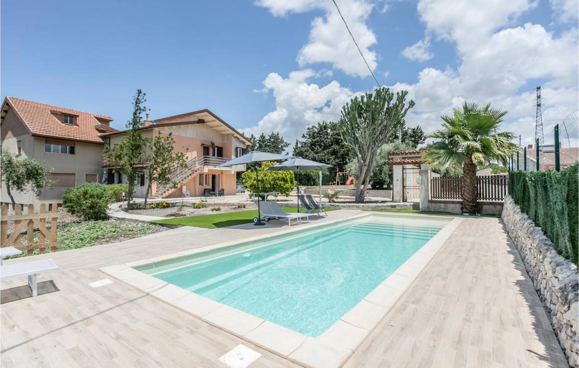 200 M² Maison De Vacances ∙ 7 Chambres ∙ 14 Personnes - Modica