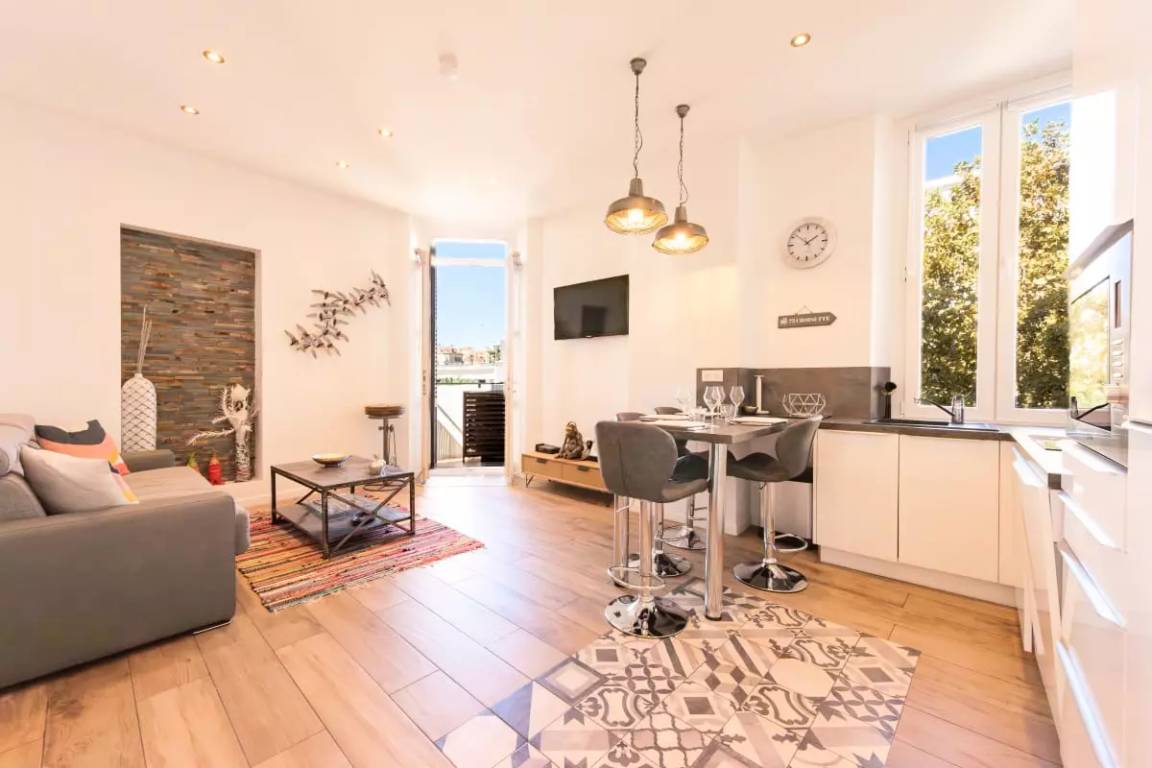 55 M² Appartement ∙ 2 Chambres ∙ 6 Personnes - ibis Cannes Centre