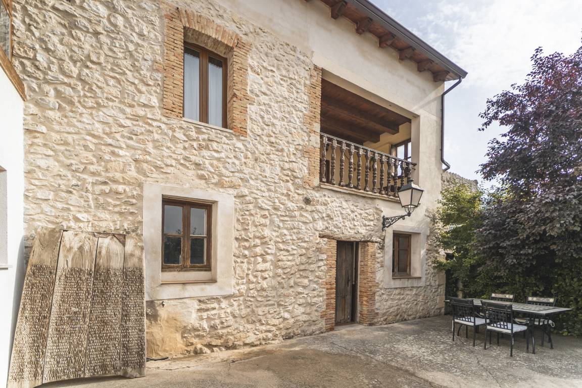 200 M² Casa ∙ 5 Habitaciones ∙ 14 Huéspedes - Peñafiel
