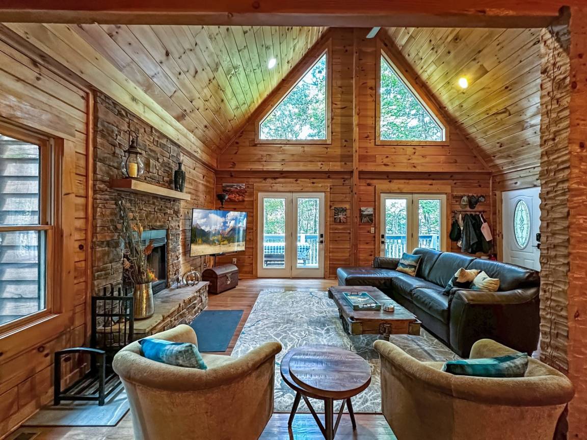 192 M² Cabin ∙ 3 Bedrooms ∙ 10 Guests - Boone, NC
