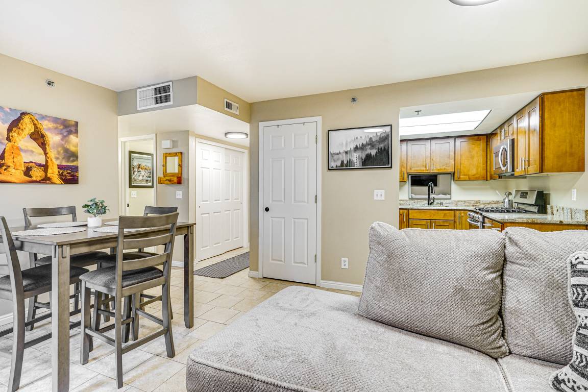 79 M² Apartment ∙ 2 Bedrooms ∙ 4 Guests - Salt Lake City, UT