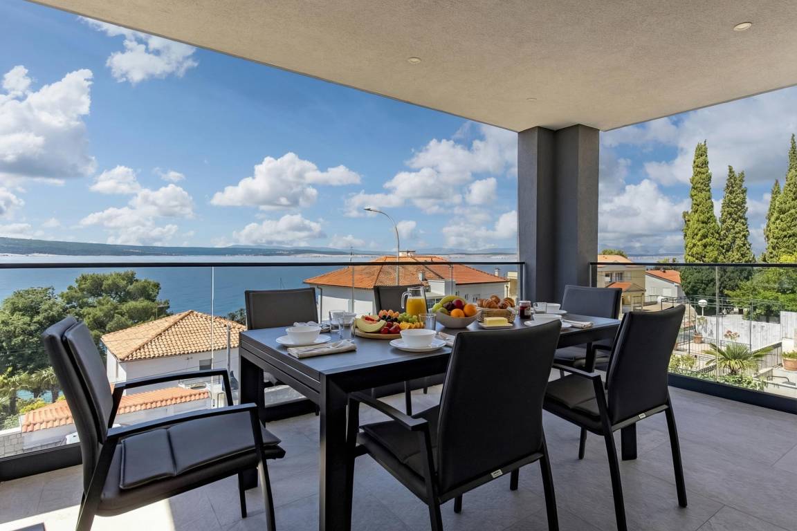 115 M² Apartment ∙ 3 Bedrooms ∙ 6 Guests - Crikvenica
