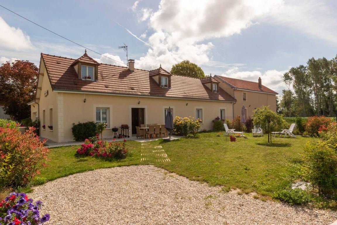 150 M² Mökki ∙ 4 Makuuhuonetta ∙ 8 Vierasta - Romilly-sur-Seine