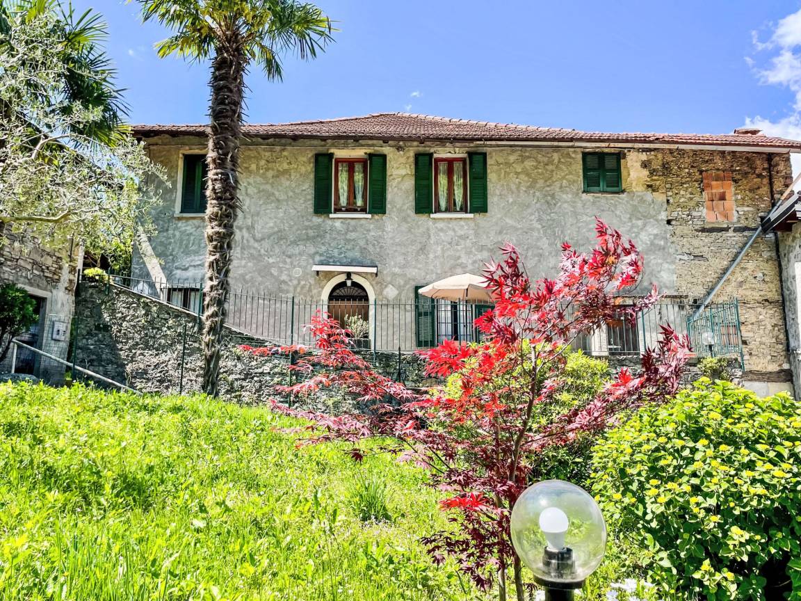 100 M² Huis ∙ 1 Slaapkamer ∙ 5 Gasten - Varenna