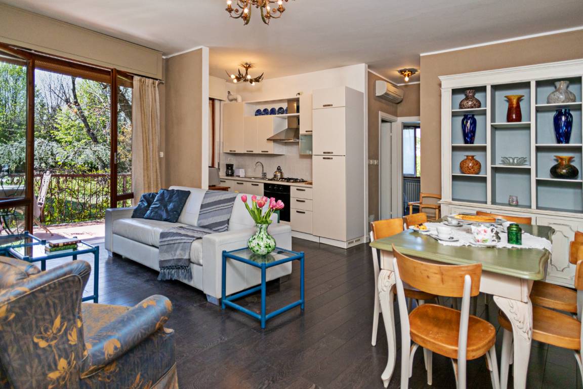 70 M² Ferienwohnung ∙ 2 Schlafzimmer ∙ 6 Gäste - Lazise