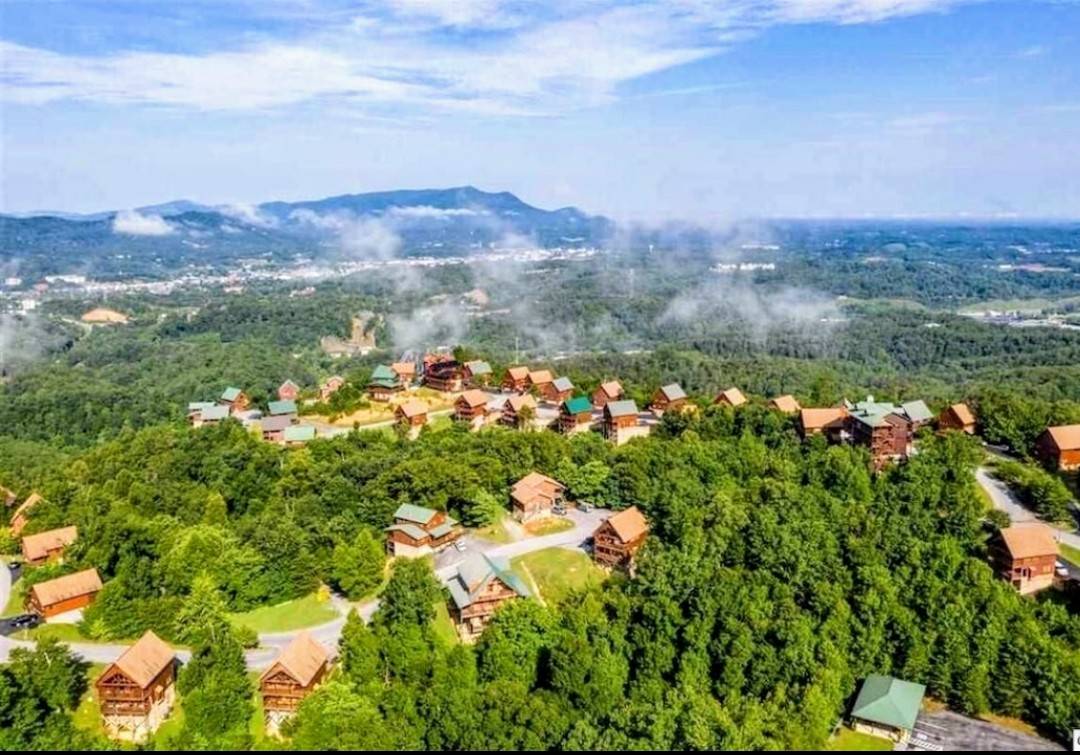 174 M² Cabin ∙ 3 Bedrooms ∙ 10 Guests - Pigeon Forge, TN