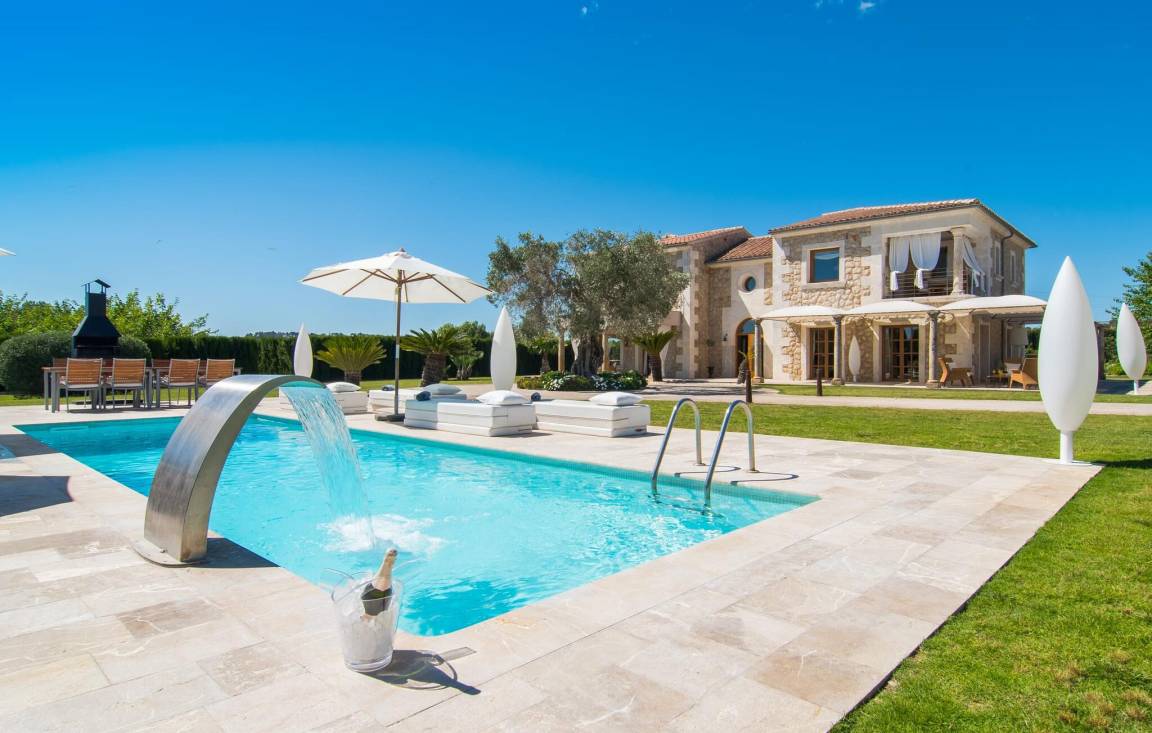 358 M² House ∙ 4 Bedrooms ∙ 8 Guests - Selva