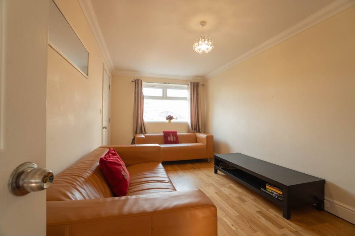 Apartment ∙ 6 Bedrooms ∙ 12 Guests - Reading
