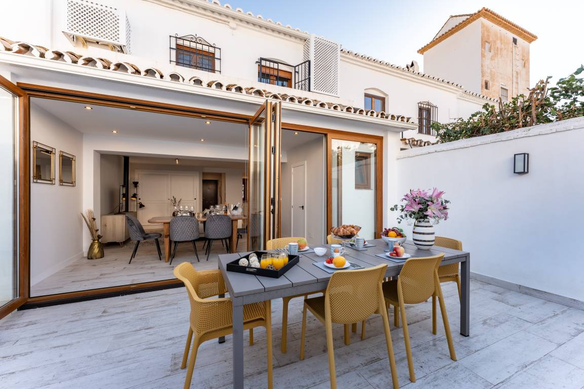 104 M² Ferienhaus ∙ 2 Schlafzimmer ∙ 4 Gäste - Mijas