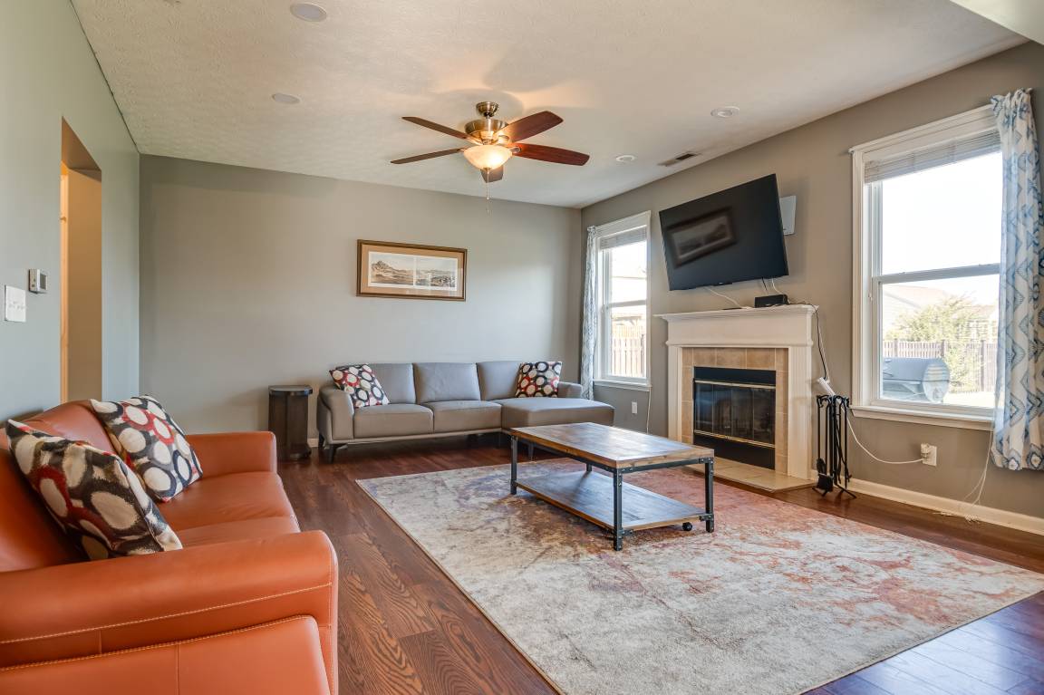 213 M² House ∙ 3 Bedrooms ∙ 6 Guests - Avon, IN