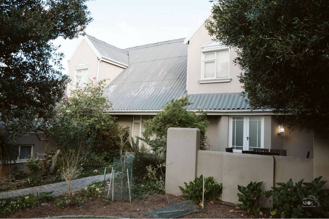 250 M² House ∙ 5 Bedrooms ∙ 12 Guests - Still Bay