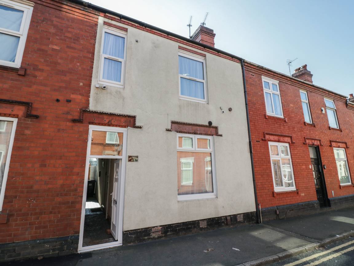 Cottage ∙ 4 Bedrooms ∙ 7 Guests - Birmingham