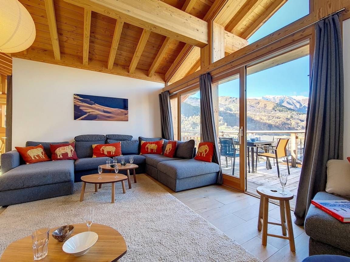 200 M² Chalet ∙ 7 Bedrooms ∙ 16 Guests - Val Thorens