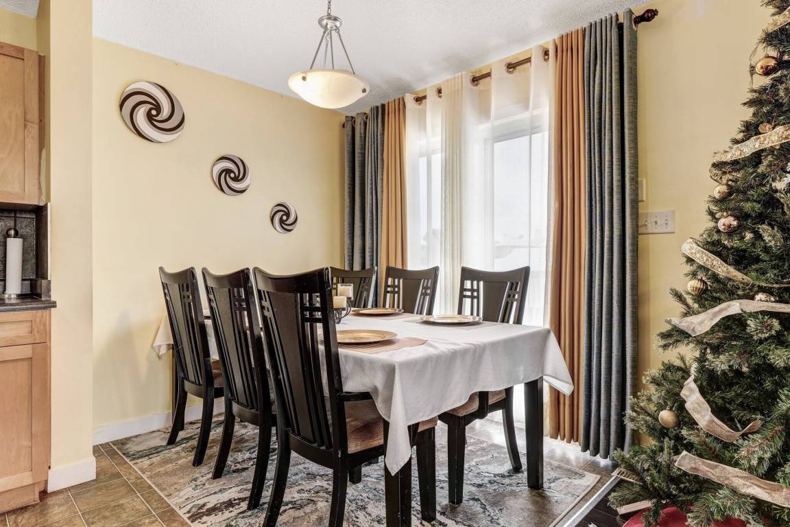 1800 M² House ∙ 4 Bedrooms ∙ 6 Guests - Edmonton, Canada
