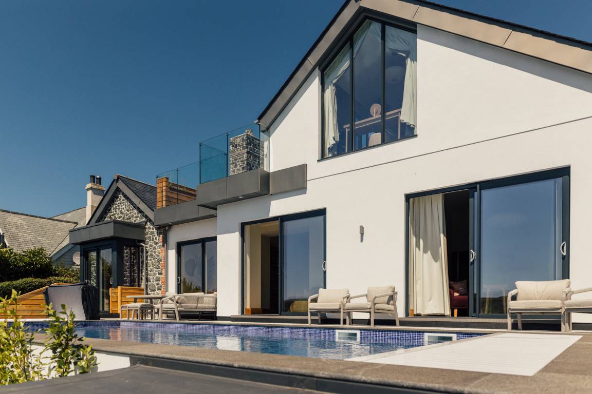 Cottage ∙ 4 Bedrooms ∙ 8 Guests - Porthleven