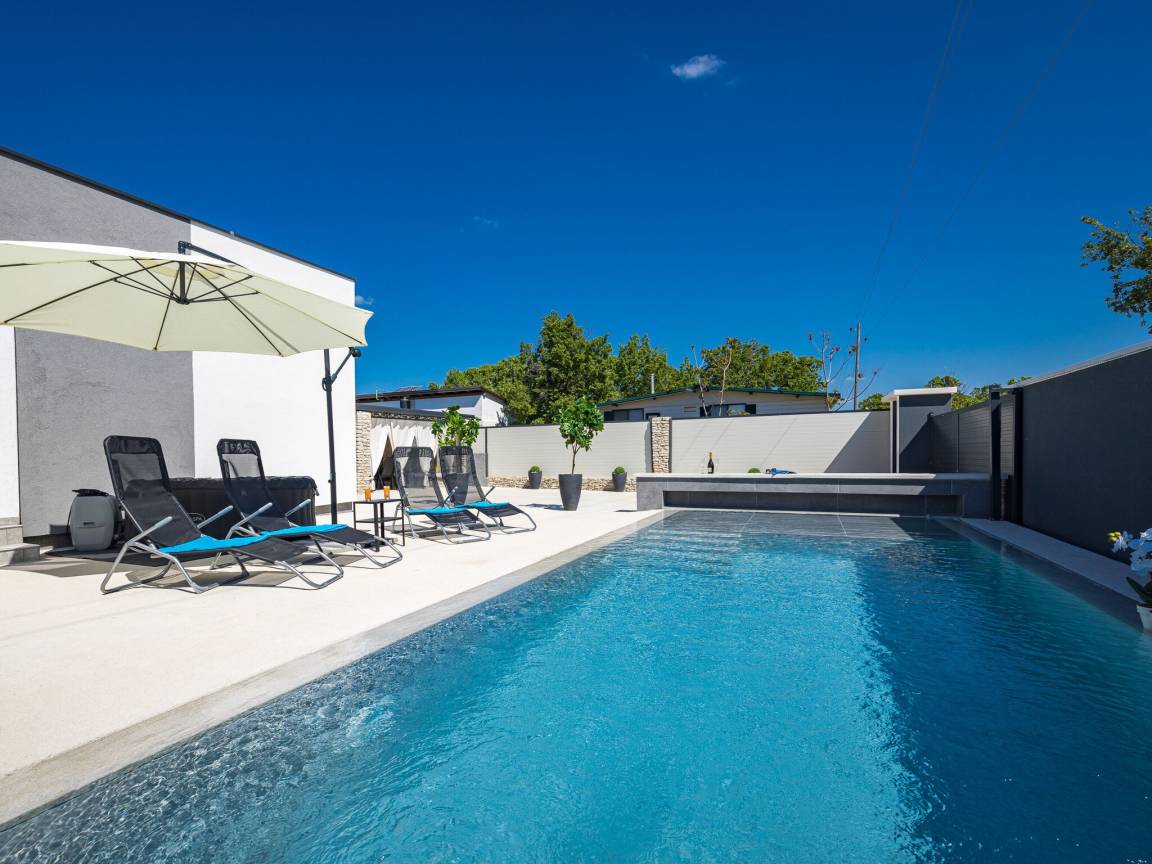 64 M² Villa ∙ 2 Schlafzimmer ∙ 6 Gäste - Peroj