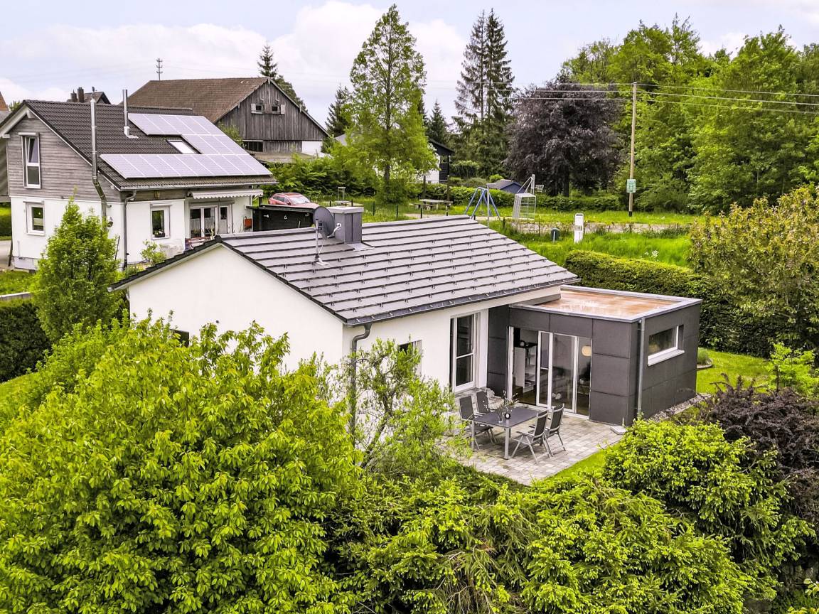 61 M² Ferienhaus ∙ 2 Schlafzimmer ∙ 4 Gäste - Hüfingen
