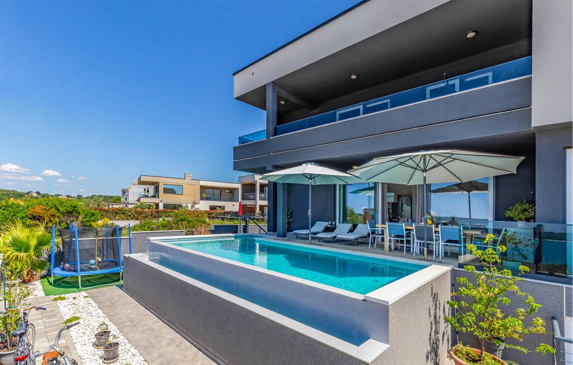 240 M² Ferienhaus ∙ 4 Schlafzimmer ∙ 8 Gäste - Ližnjan