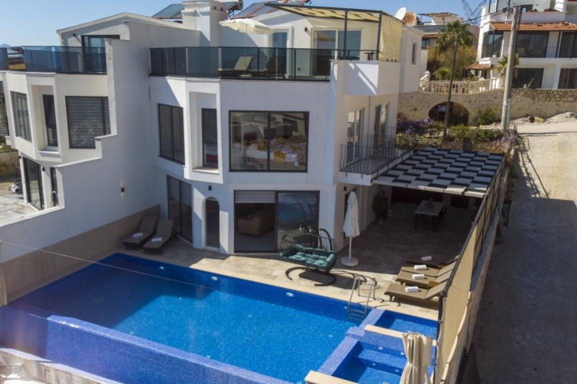 250 M² Villa ∙ 4 Chambres ∙ 8 Personnes - Kalkan