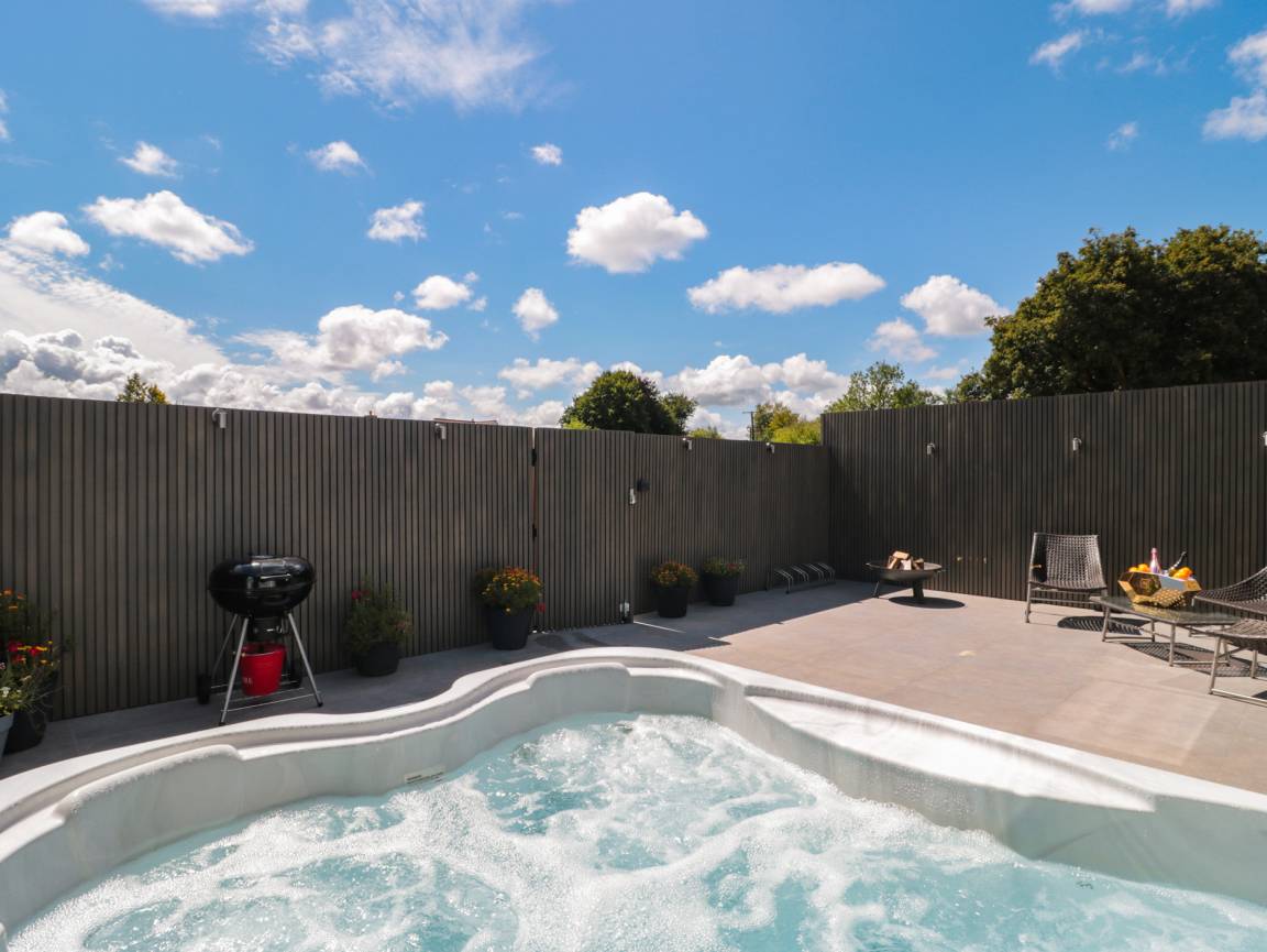 Cottage ∙ 2 Bedrooms ∙ 4 Guests - Bristol Airport (BRS)