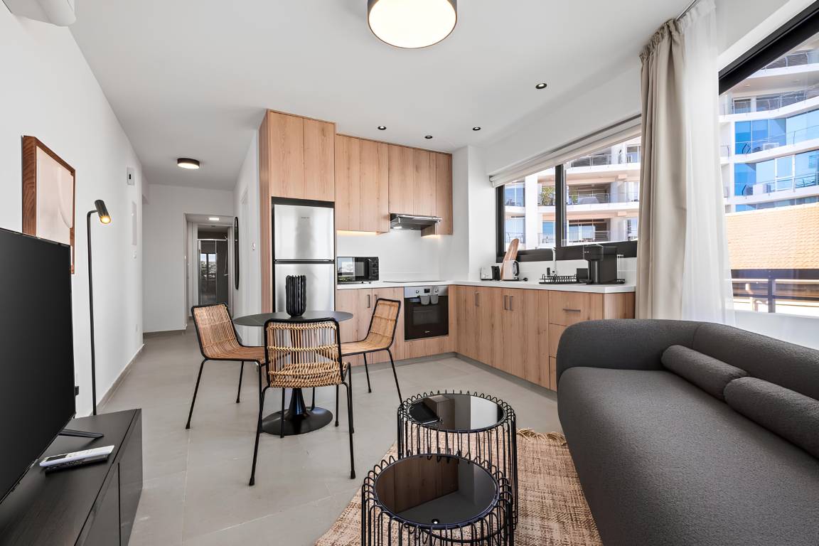 60 M² Apartamento ∙ 2 Habitaciones ∙ 4 Huéspedes - Larnaca