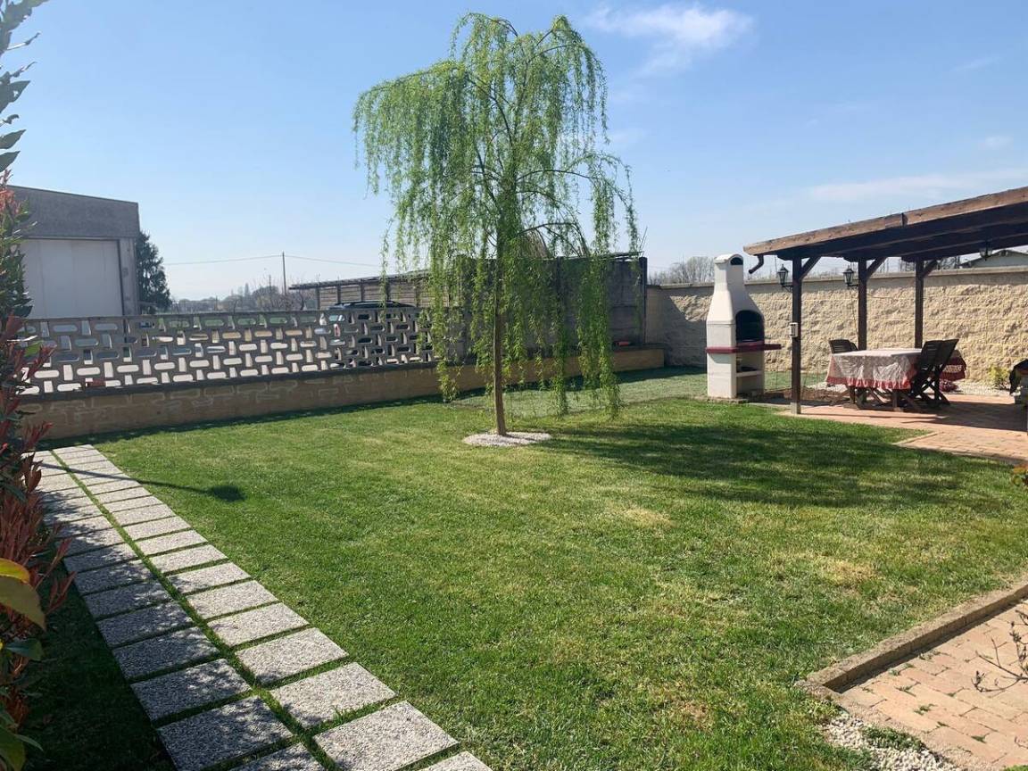 75 M² Villa ∙ 2 Bedrooms ∙ 6 Guests - Piacenza