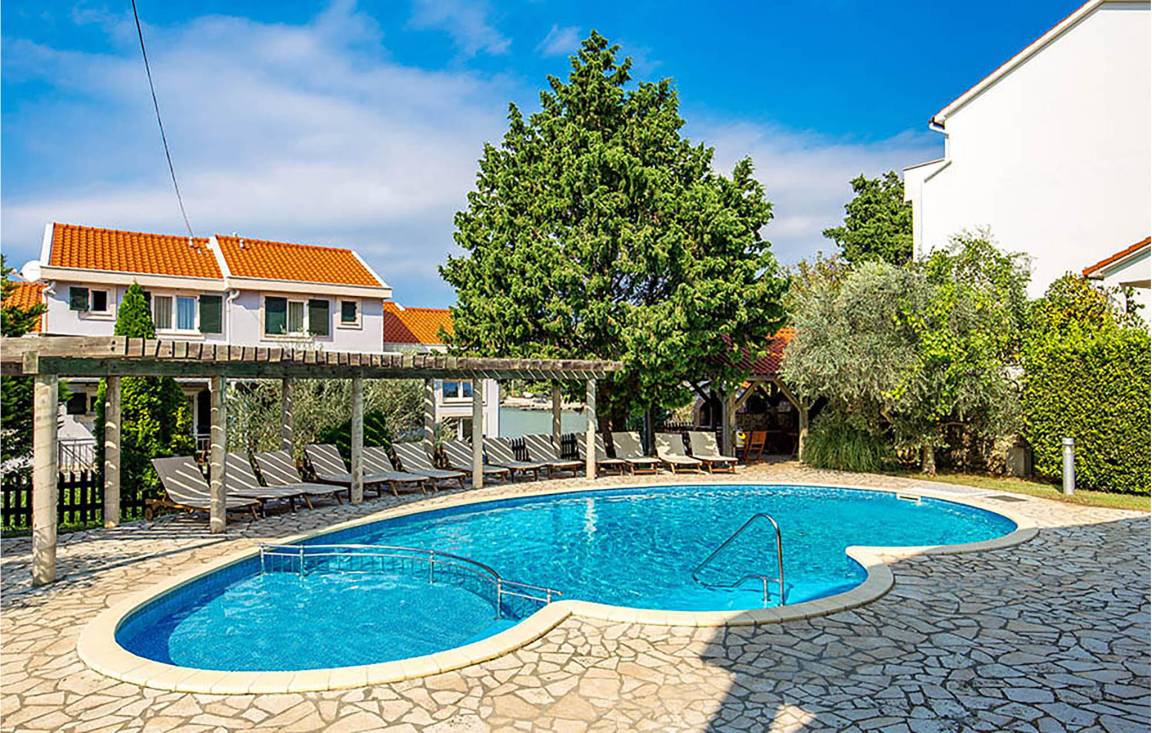 65 M² House ∙ 2 Bedrooms ∙ 6 Guests - Lopar