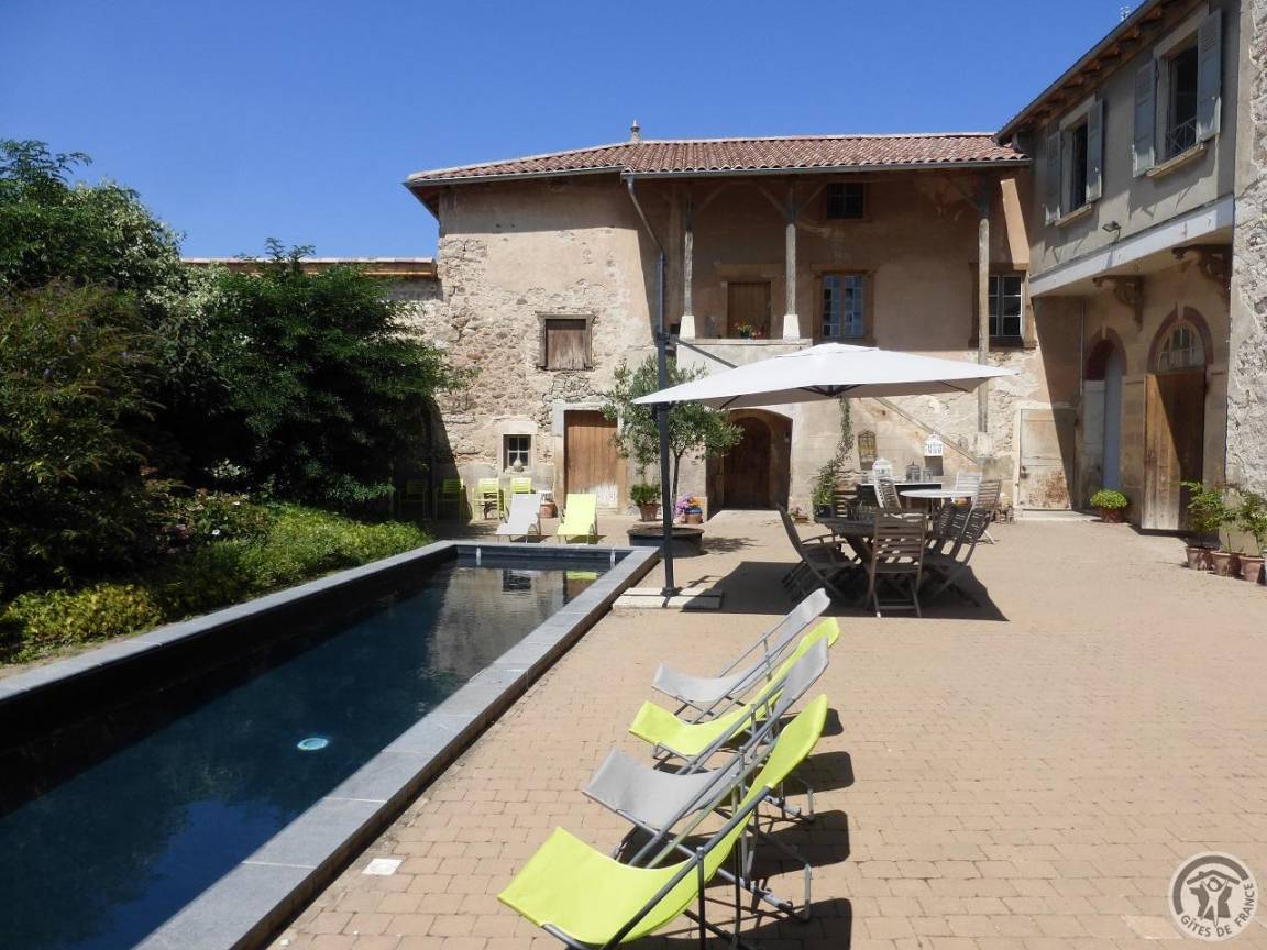 171 M² Gîte ∙ 5 Chambres ∙ 13 Personnes - Rhône