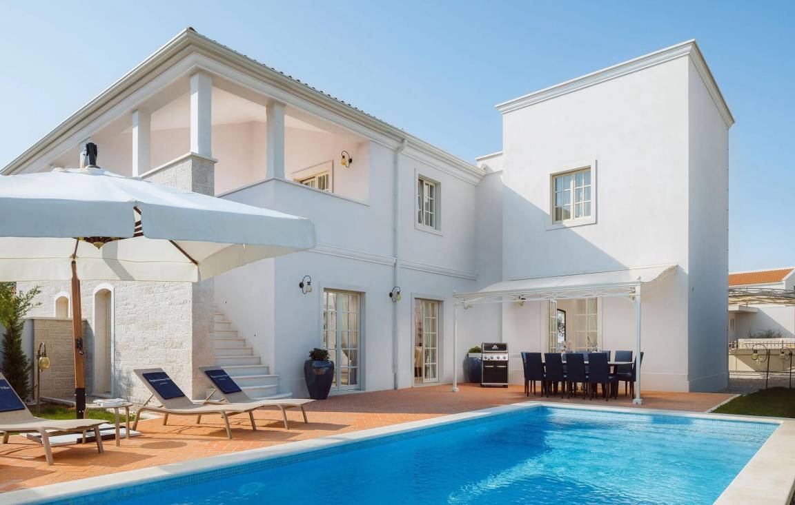 226 M² Ferienhaus ∙ 4 Schlafzimmer ∙ 8 Gäste - Poreč