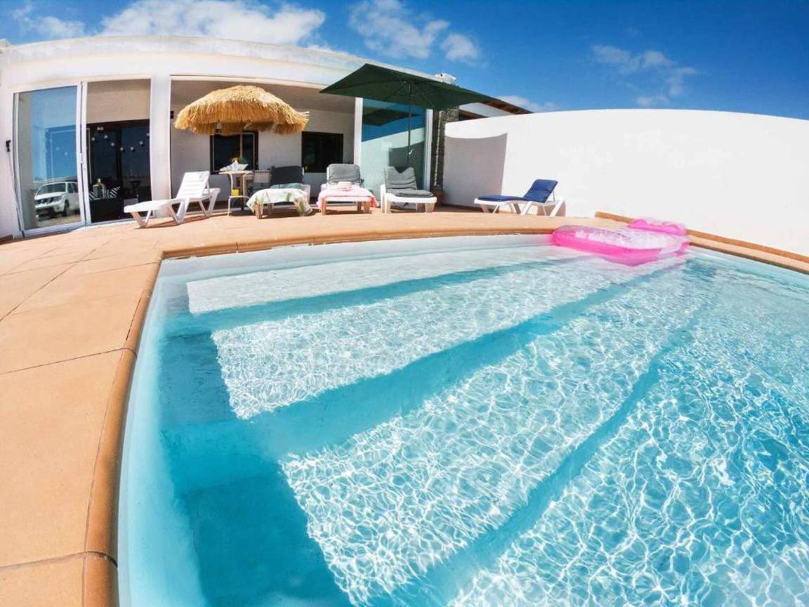 90 M² Villa ∙ 3 Bedrooms ∙ 6 Guests - Playa Blanca