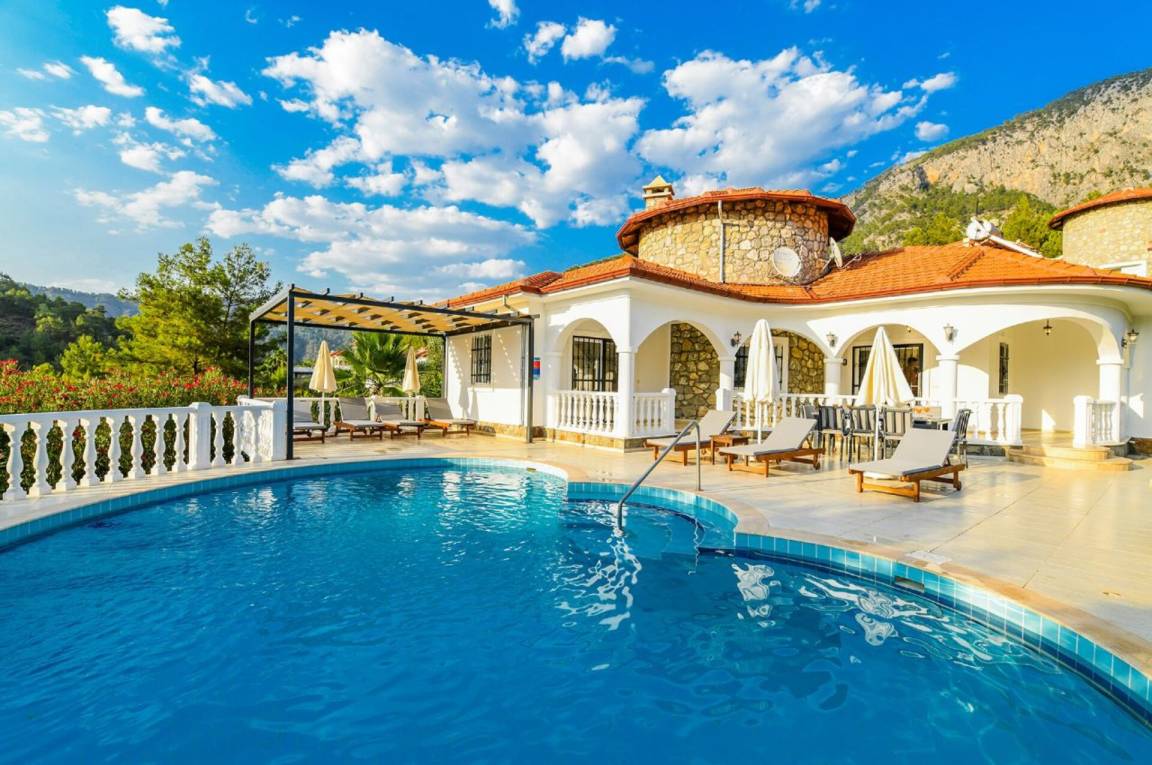 200 M² Villa ∙ 3 Bedrooms ∙ 7 Guests - Dalaman