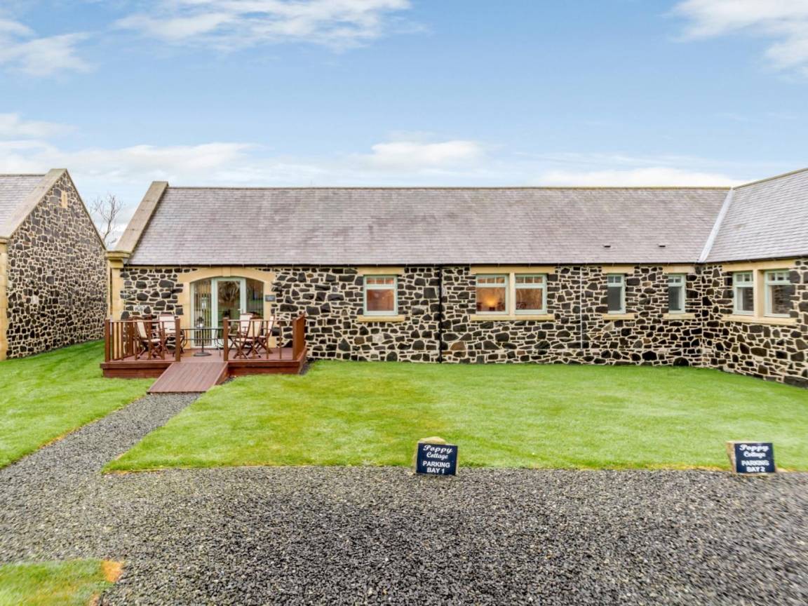 Cottage ∙ 3 Bedrooms ∙ 6 Guests - Craster