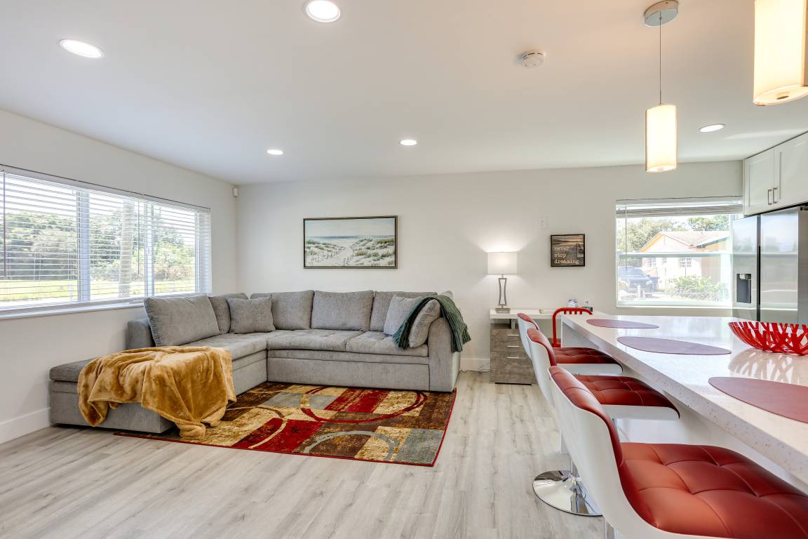 74 M² House ∙ 2 Bedrooms ∙ 4 Guests - West Palm Beach, FL