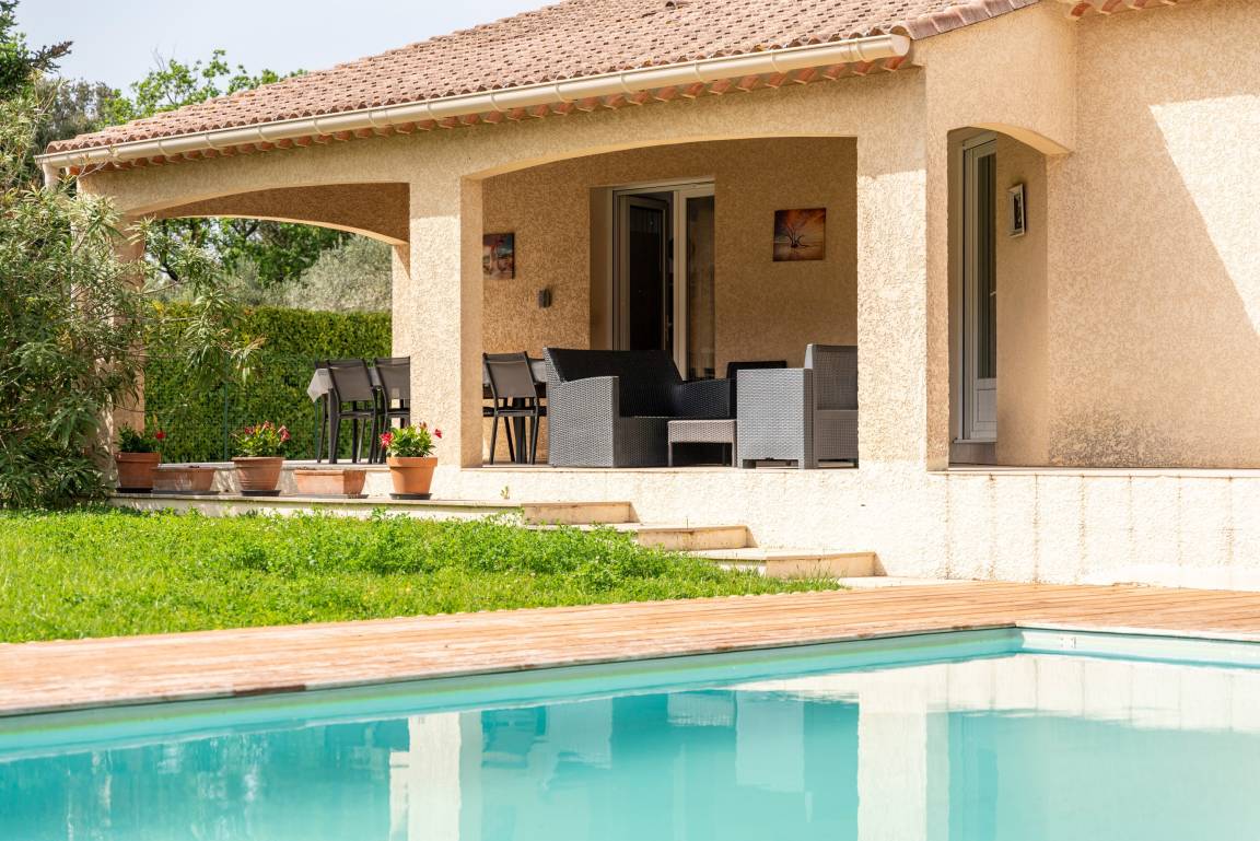 140 M² Maison De Vacances ∙ 4 Chambres ∙ 10 Personnes - Uzès