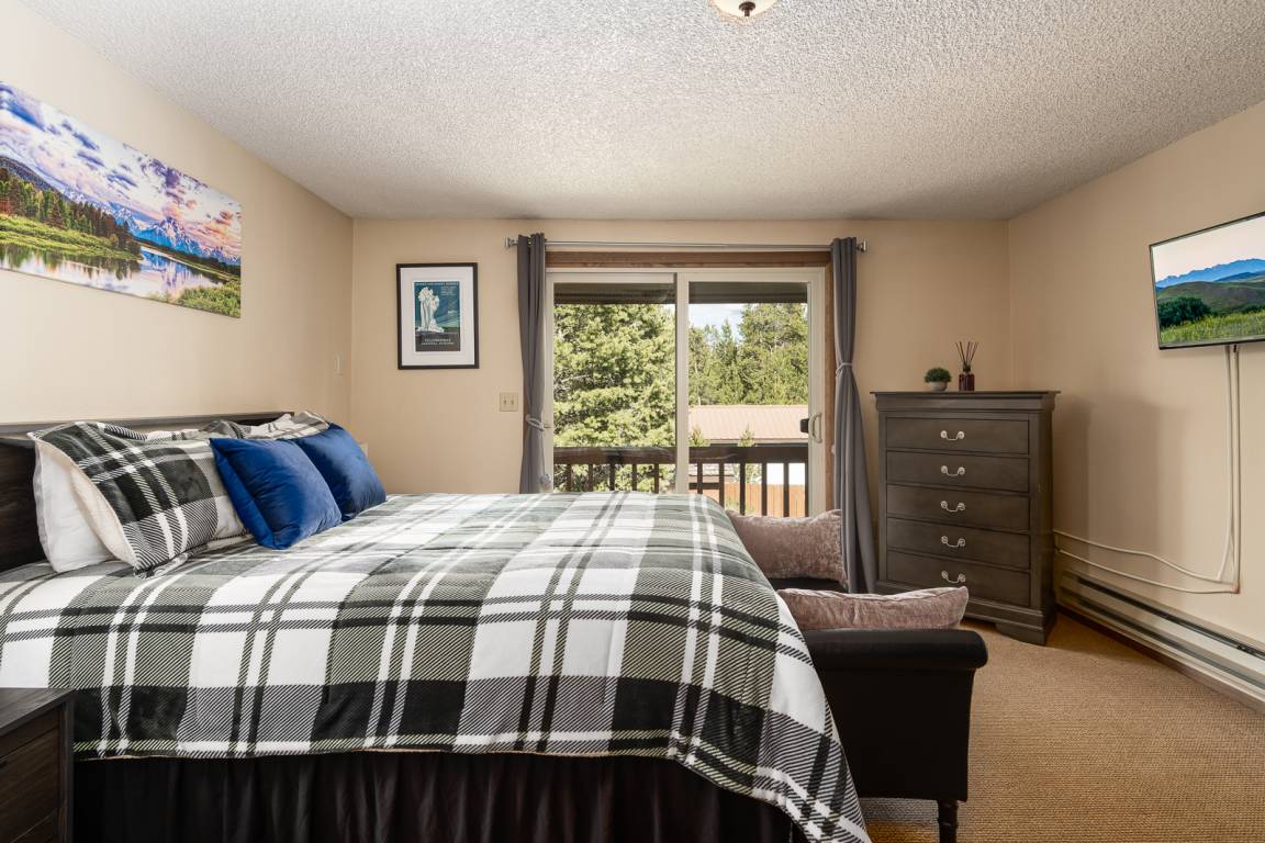 149 M² House ∙ 3 Bedrooms ∙ 8 Guests - West Yellowstone, MT