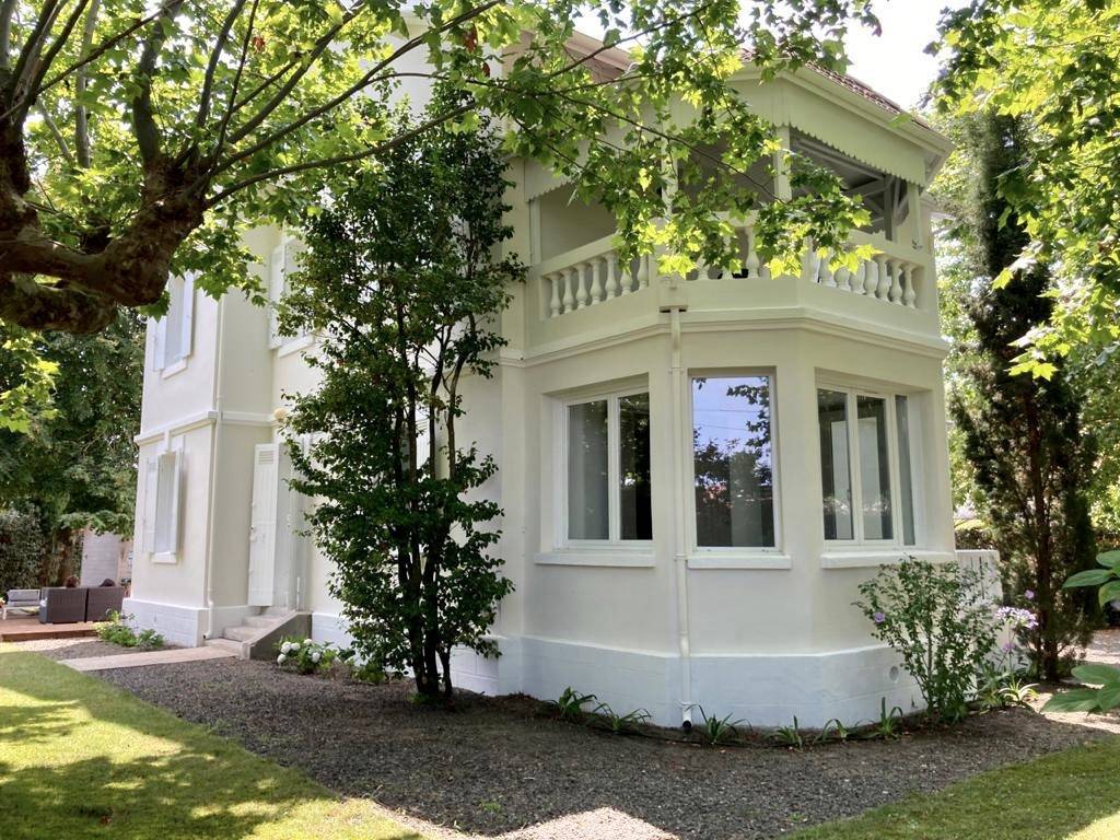 320 M² Gîte ∙ 6 Chambres ∙ 14 Personnes - Landes