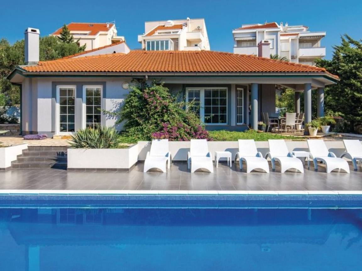 25 M² Ferienhaus ∙ 3 Schlafzimmer ∙ 8 Gäste - Novalja