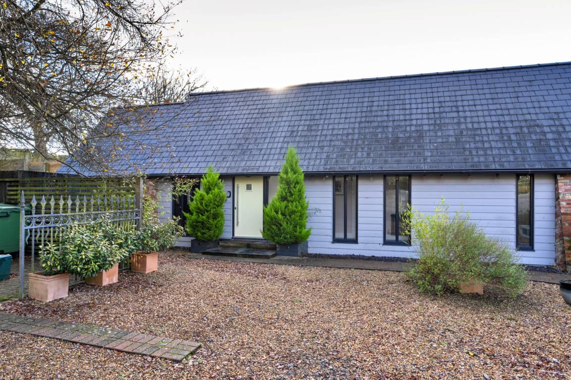 86 M² Cottage ∙ 2 Bedrooms ∙ 4 Guests - Ringwood