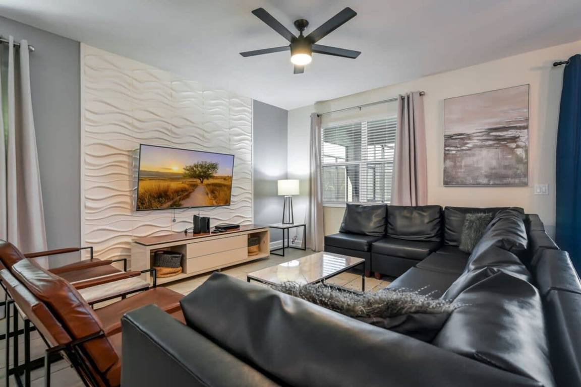 400 M² House ∙ 9 Bedrooms ∙ 25 Guests - Kissimmee, FL