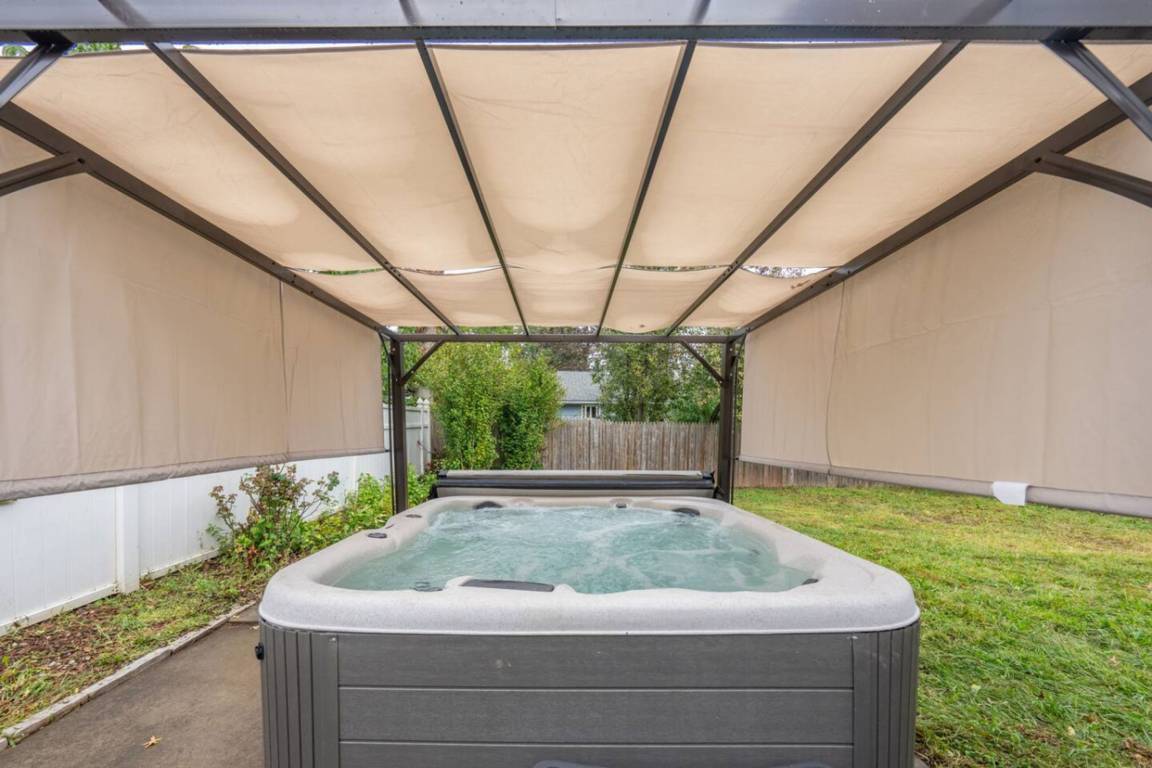 House ∙ 3 Bedrooms ∙ 10 Guests - Staten Island