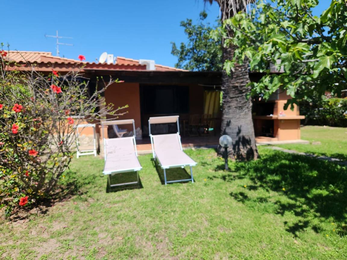 68 M² Ferienhaus ∙ 3 Schlafzimmer ∙ 10 Gäste - Costa Rei